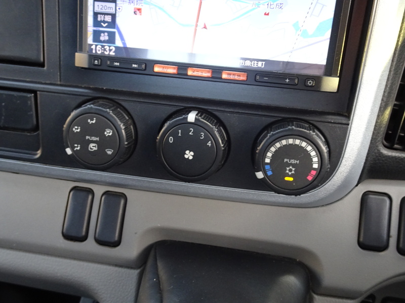 NT450アトラス 平ボディー 積載量2t 総重量5t未満 全低床｜トラック在庫詳細｜株式会社ヤナギサワ自動車販売