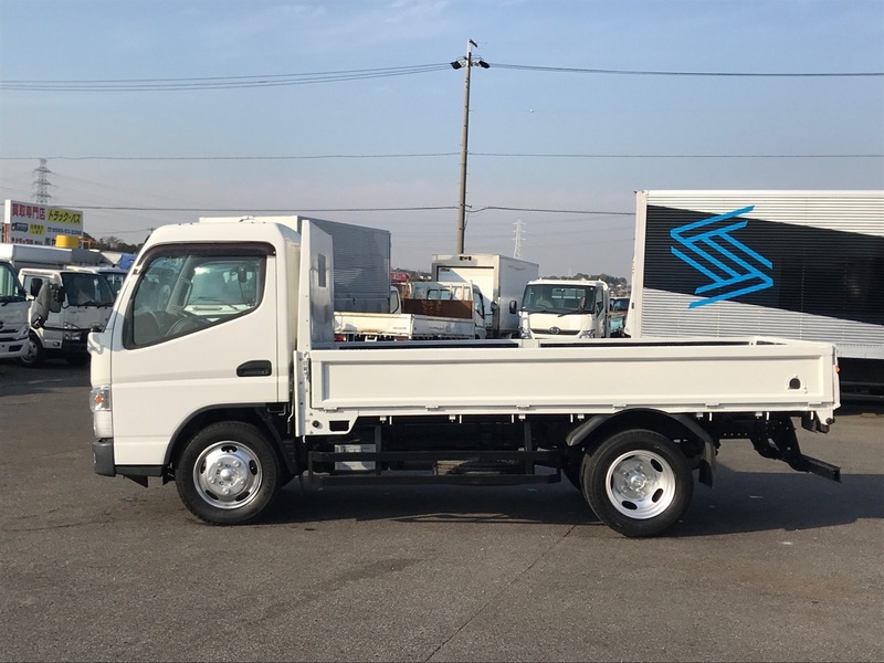 H29年☆平ボディ 3t 全低床 標準セミロング 5MT｜トラック在庫詳細｜株式会社ヤナギサワ自動車販売