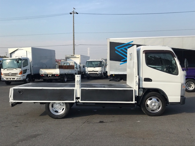 H29年☆平ボディ 3t 全低床 標準セミロング 5MT｜トラック在庫詳細｜株式会社ヤナギサワ自動車販売