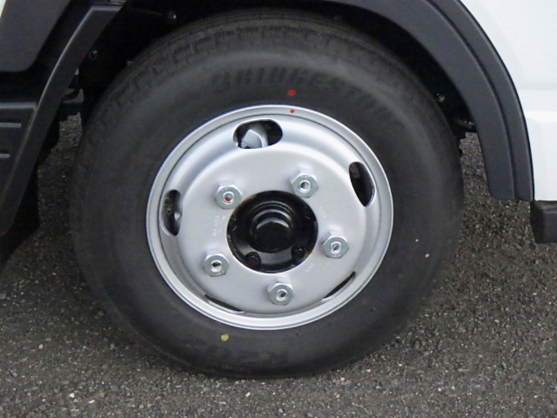 三菱ふそう キャンター Wキャブ 未使用車 全低床 ターボ スマートキー 2t 5MT！｜トラック在庫詳細｜株式会社ヤナギサワ自動車販売