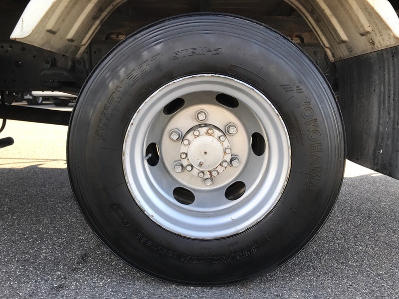 H26年☆平ボディ 4t 6.2mボディ 6MT 標準幅 ロープ穴4対｜トラック在庫詳細｜株式会社ヤナギサワ自動車販売