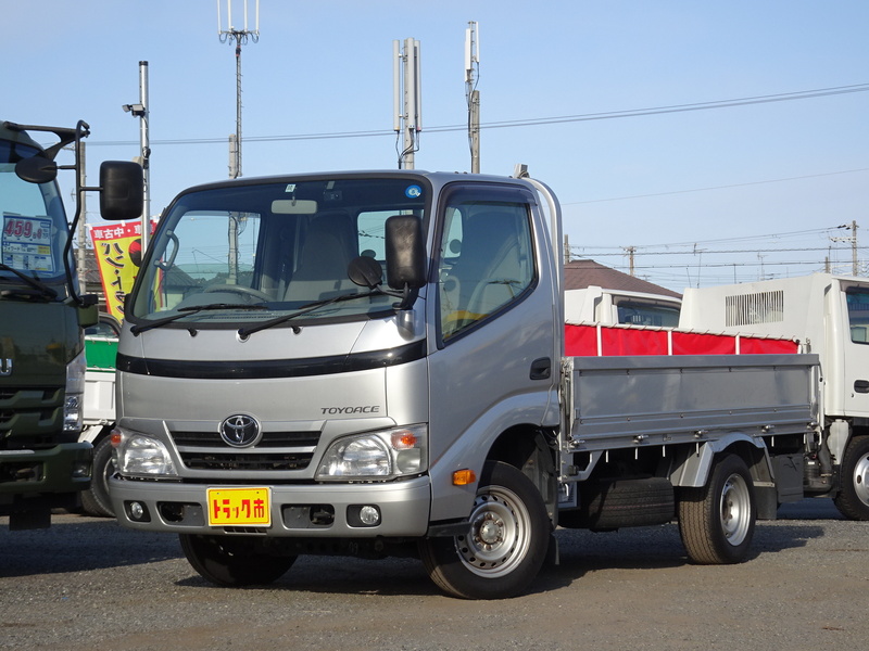 トヨエース 平ボディー 積載量1.5t 低床 4ナンバー 10尺｜トラック在庫詳細｜株式会社ヤナギサワ自動車販売