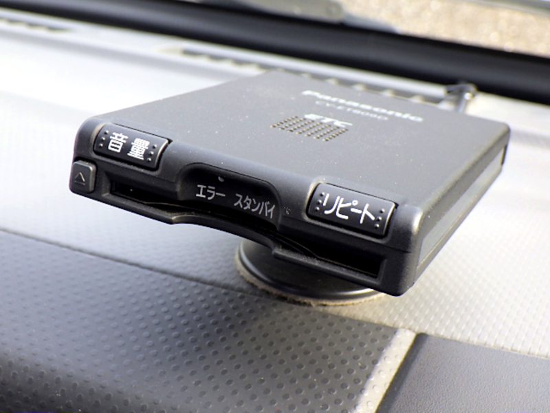 いすず エルフトラック 平 標準 10尺 全低床 3方開 床板 リアWタイヤETC 2t 5MT｜中古トラック在庫詳細｜株式会社ヤナギサワ自動車販売