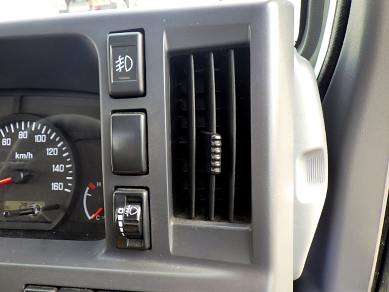 いすず エルフトラック 平 標準 10尺 全低床 3方開 床板 リアWタイヤETC 2t 5MT｜中古トラック在庫詳細｜株式会社ヤナギサワ自動車販売