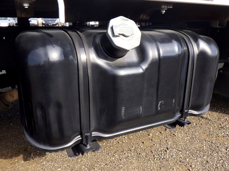 いすず エルフトラック 平 標準 10尺 全低床 3方開 床板 リアWタイヤETC 2t 5MT｜中古トラック在庫詳細｜株式会社ヤナギサワ自動車販売