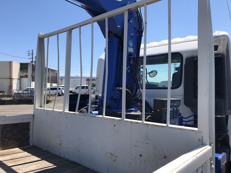 H23年☆4段クレーン付き平ボディ 4t ラジコン 6MT フックイン｜トラック在庫詳細｜株式会社ヤナギサワ自動車販売