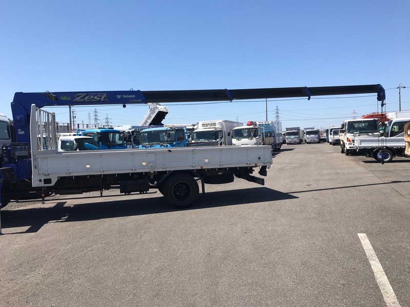 H23年☆4段クレーン付き平ボディ 4t ラジコン 6MT フックイン｜トラック在庫詳細｜株式会社ヤナギサワ自動車販売