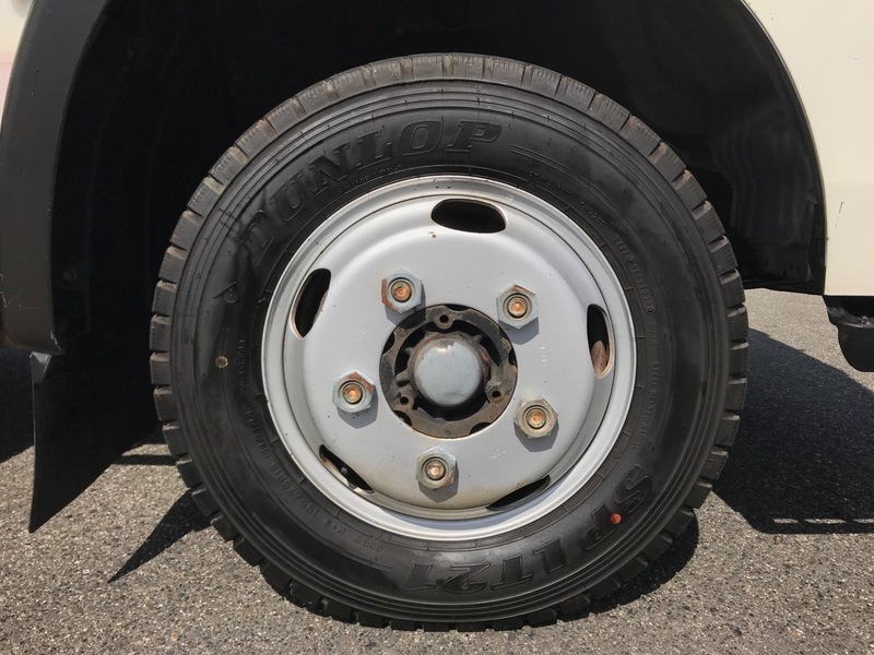 H27年☆平ボディ パワーゲート付き 2t 標準10尺 全低床 5MT｜中古トラック在庫詳細｜株式会社ヤナギサワ自動車販売