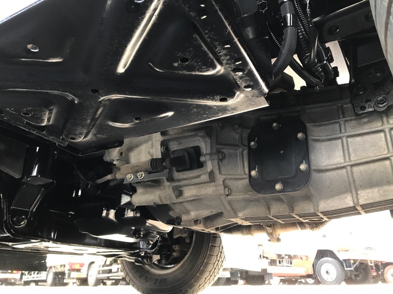 H27年☆平ボディ パワーゲート付き 2t 標準10尺 全低床 5MT｜中古トラック在庫詳細｜株式会社ヤナギサワ自動車販売