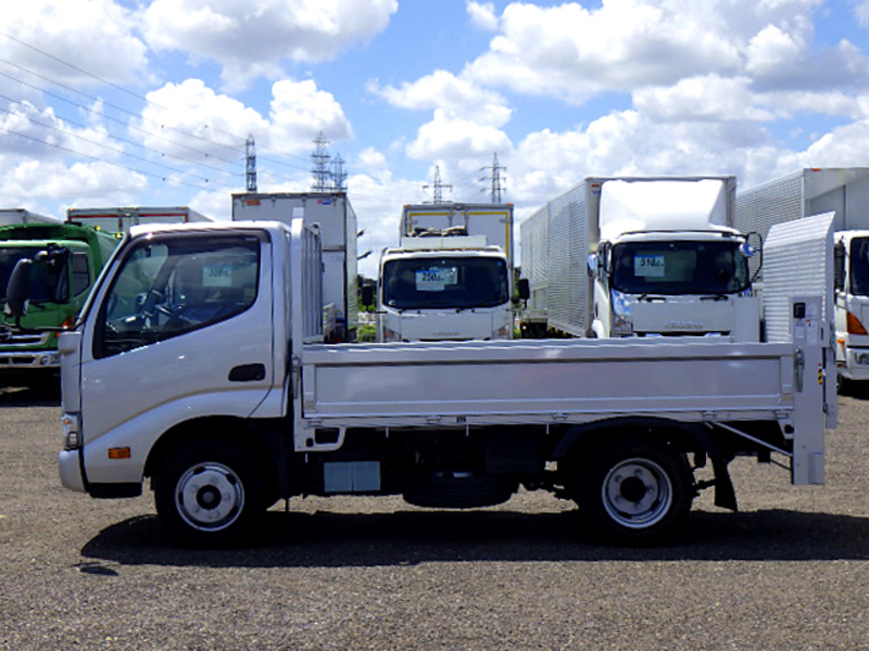 トヨタ トヨエース 平 垂直ゲート 標準 10尺 全低床 Bモニター ETC 2t 5MT｜トラック在庫詳細｜株式会社ヤナギサワ自動車販売