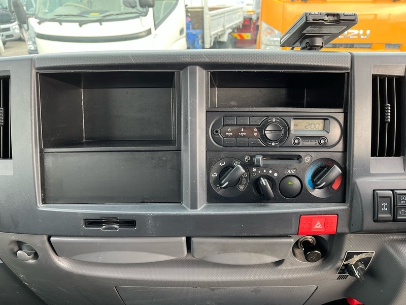 H28年☆Wキャブ 4WD 平ボディ 6人乗り 2t 5MT｜中古トラック在庫詳細｜株式会社ヤナギサワ自動車販売