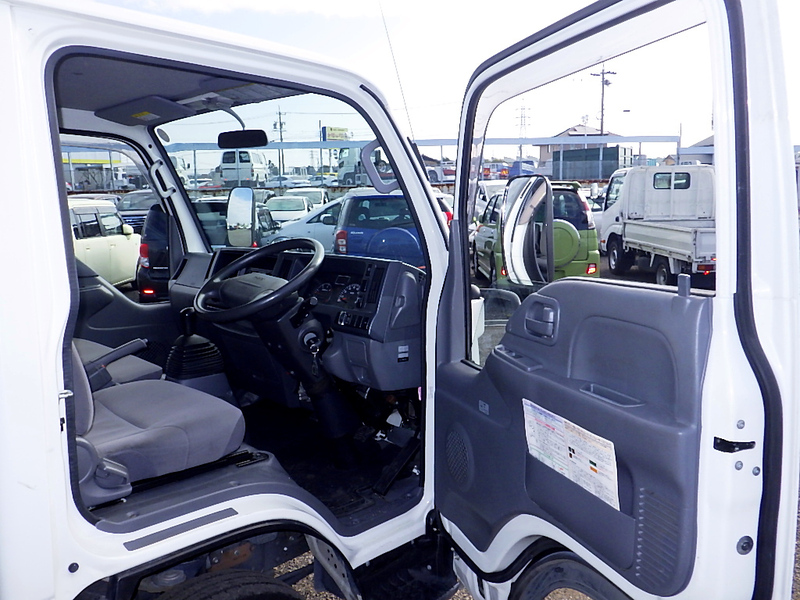 マツダ タイタン 平 幌カーテン付 全低床 坂道補助 Wエアバック 1.5t 5MT｜中古トラック在庫詳細｜株式会社ヤナギサワ自動車販売