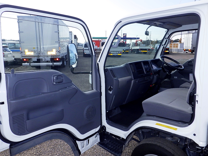 マツダ タイタン 平 幌カーテン付 全低床 坂道補助 Wエアバック 1.5t 5MT｜中古トラック在庫詳細｜株式会社ヤナギサワ自動車販売