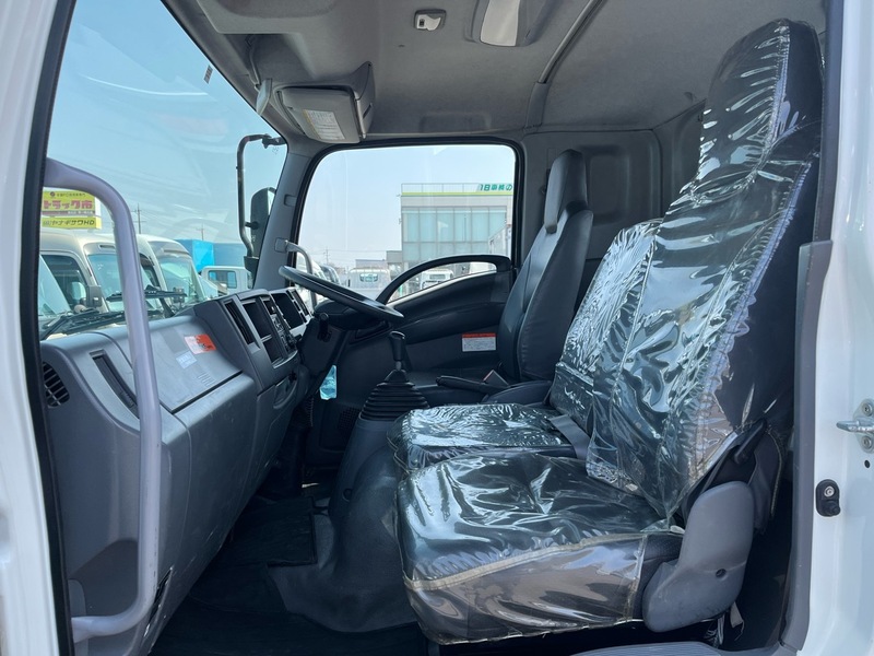 いすゞ フォワード 平ボディ ベッド付き 4t 6.2mボデー 標準キャビン 6MT｜中古トラック在庫詳細｜株式会社ヤナギサワ自動車販売