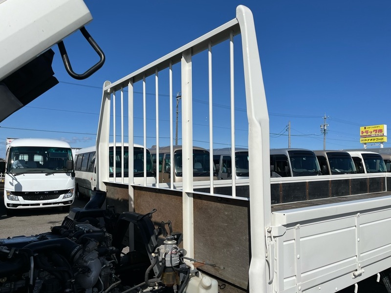H28年☆平ボディ ベッド付き 4t 6.2mボデー 標準キャビン 6MT｜中古トラック在庫詳細｜株式会社ヤナギサワ自動車販売