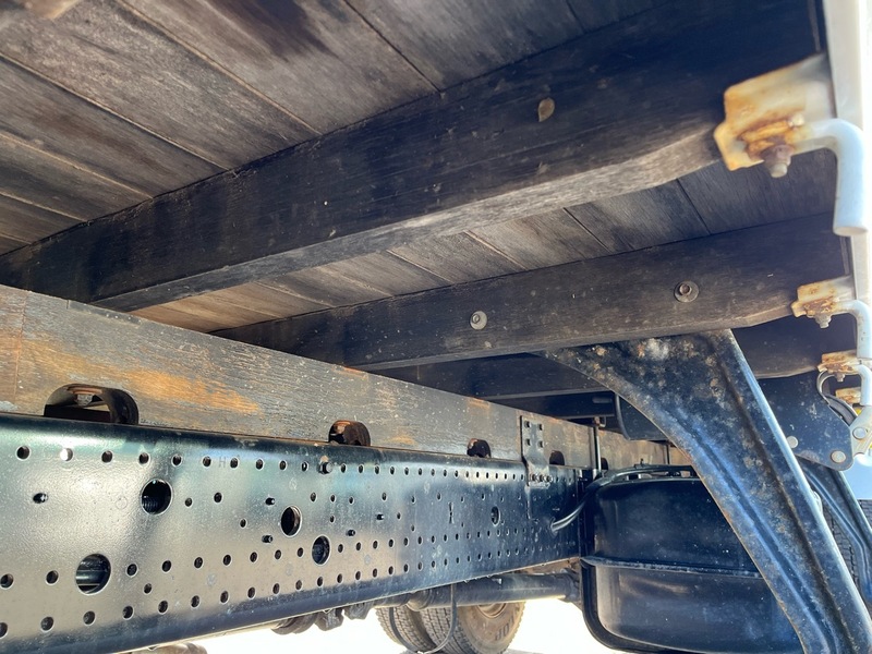 H28年☆平ボディ ベッド付き 4t 6.2mボデー 標準キャビン 6MT｜中古トラック在庫詳細｜株式会社ヤナギサワ自動車販売