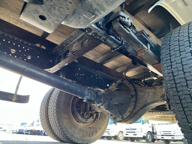 H28年☆平ボディ ベッド付き 4t 6.2mボデー 標準キャビン 6MT｜中古トラック在庫詳細｜株式会社ヤナギサワ自動車販売