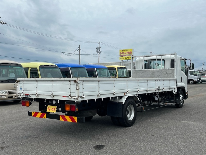 いすゞ フォワード 平ボディ ベッド付き 6.2mボデー 標準キャビン 6MT 4t｜中古トラック在庫詳細｜株式会社ヤナギサワ自動車販売