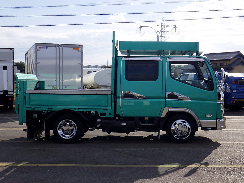 三菱ふそう キャンター Wキャブ 平 全低床 垂直ゲート 床板 衝突軽減 2t 5MT｜中古トラック在庫詳細｜株式会社ヤナギサワ自動車販売