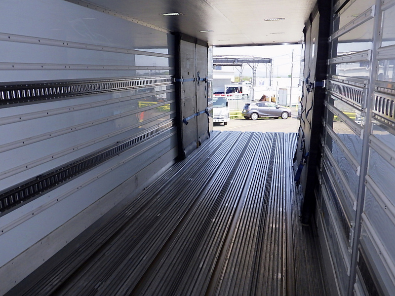 UDトラックス クオン 冷蔵冷凍車 -35℃ 床キーストン ジョロダー4列 13.3t AT｜中古トラック在庫詳細｜株式会社ヤナギサワ自動車販売