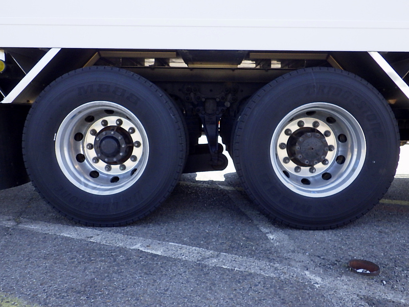 UDトラックス クオン 冷蔵冷凍車 -35℃ 床キーストン ジョロダー4列 13.3t AT｜中古トラック在庫詳細｜株式会社ヤナギサワ自動車販売