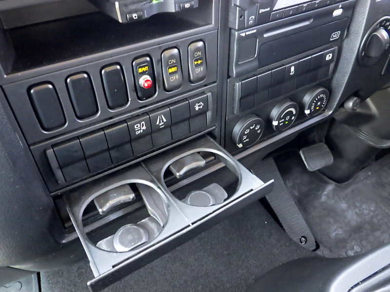 三菱ふそう ファイター アルミバン 3.55t リア3枚観音扉 ジョロダーレール4列｜中古トラック在庫詳細｜株式会社ヤナギサワ自動車販売